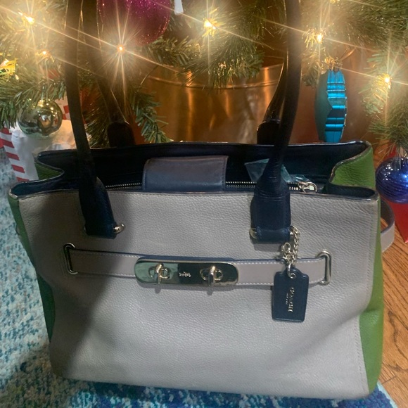 Coach | Bags | Coach 3654 Swagger Colorblock Pebble Leather Stone Green ...